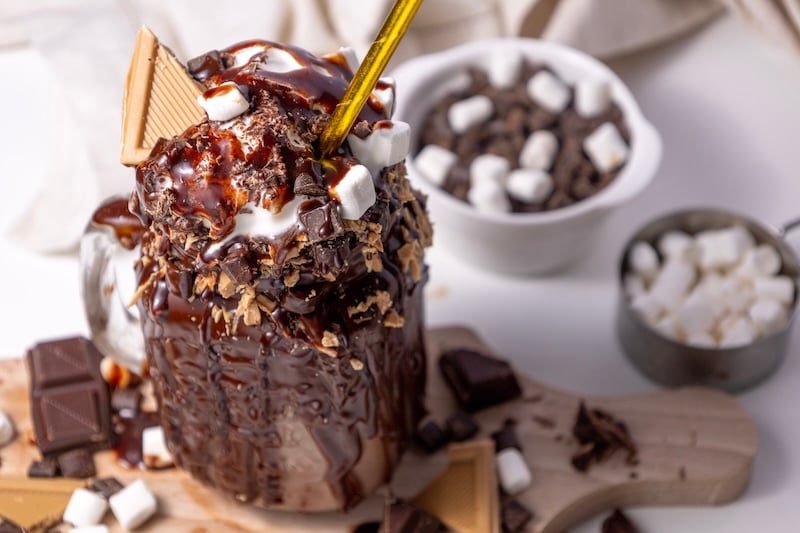 Extreme Chocolate Freakshake Milkshake Recipe - Saving You Dinero